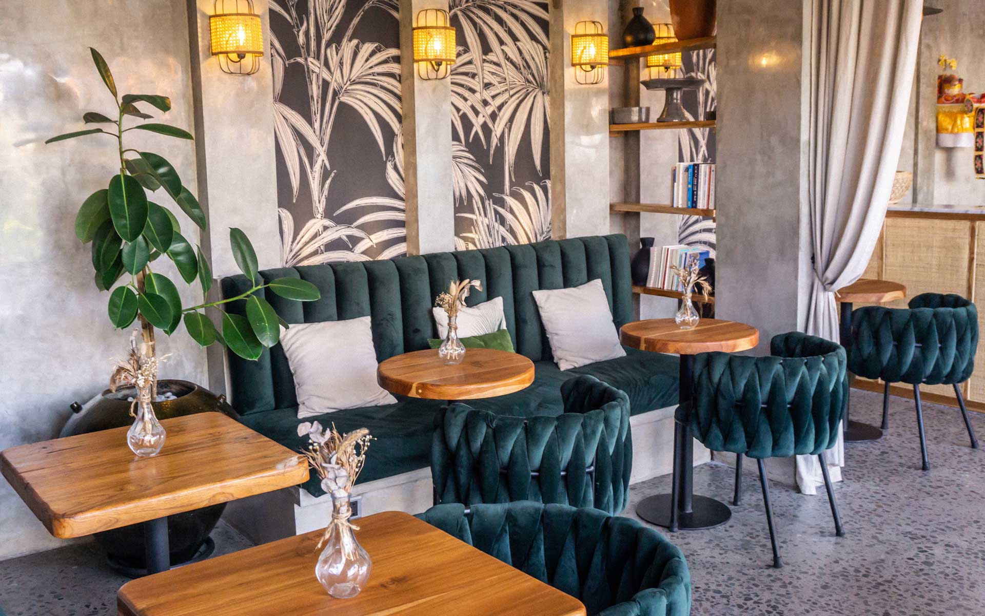 Cafe Coach – Paz Studio Bali